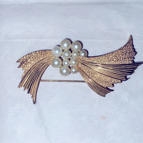 Trifari | Jewelry | Vintage Trifari Brooch | Poshmark